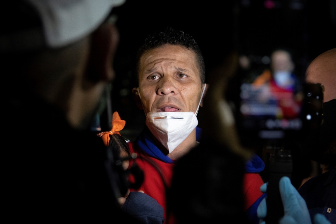 Excarcelan a primeros presos políticos indultados por Maduro - 15 minutos