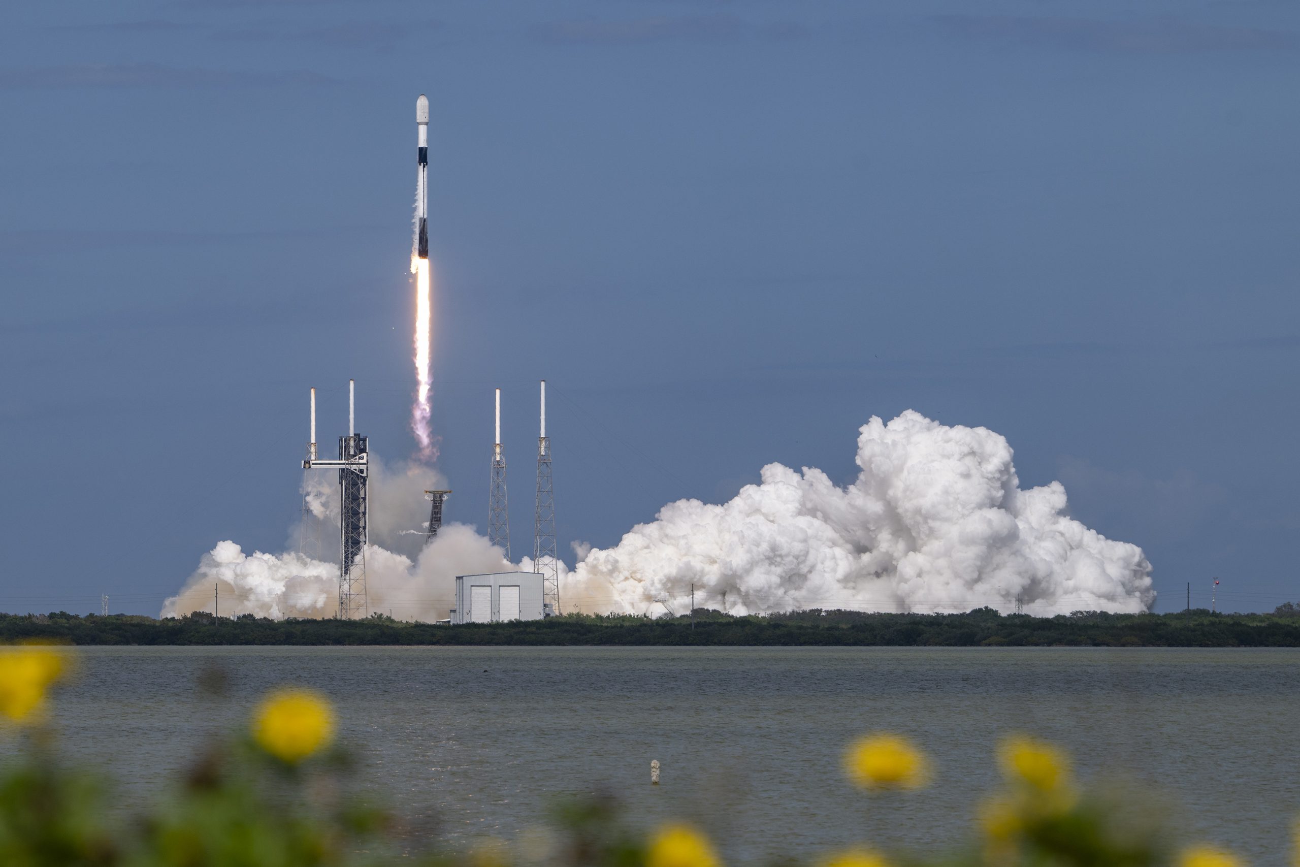 SpaceX lanza un nuevo cohete con 21 satélites Starlink - 15 minutos